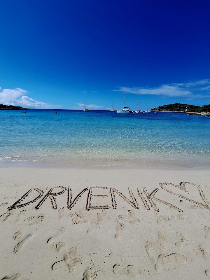 Moya Boutique Garden Haven Room 2 - Maslinica