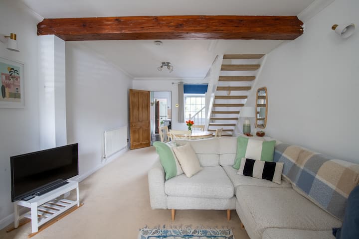 The Little House Close To Gatwick Airport. - Crawley