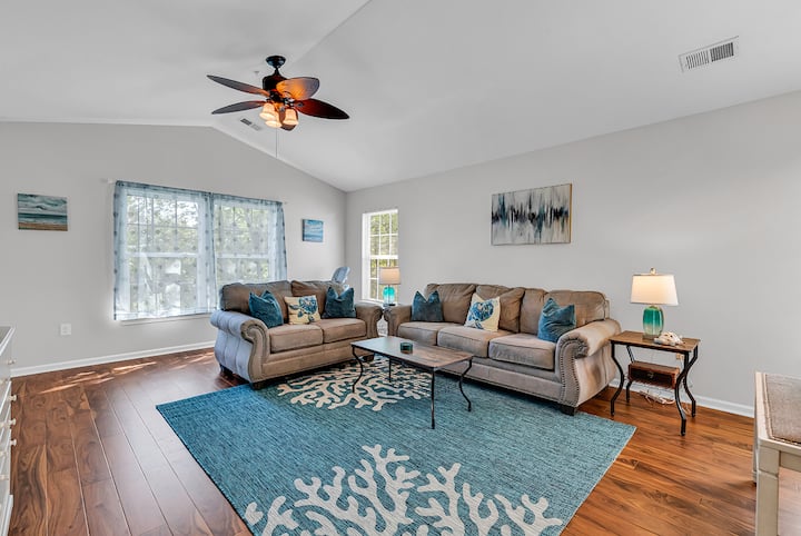 River Oaks Villa | Golf Views + Pool Access - Myrtle Beach, SC