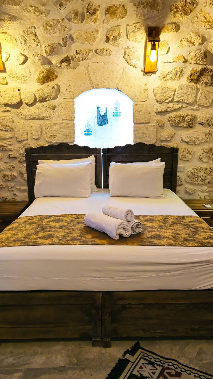 Mons Masius - Taus / 2 Kişilik Junior Suite Oda - Midyat