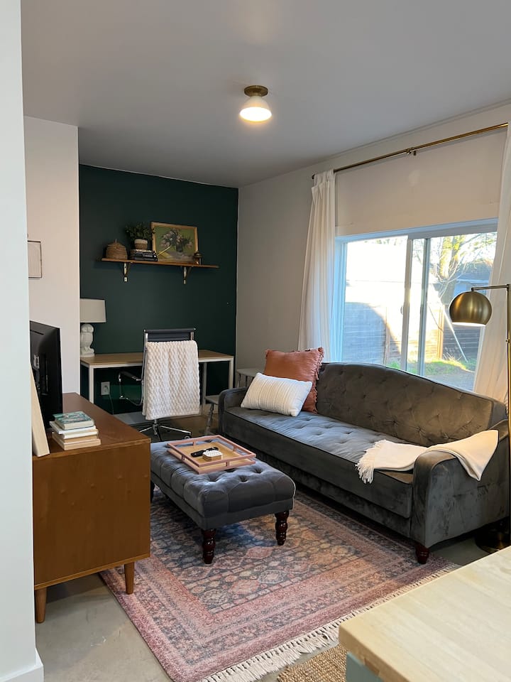 Lulu's Haven - Vancouver, WA