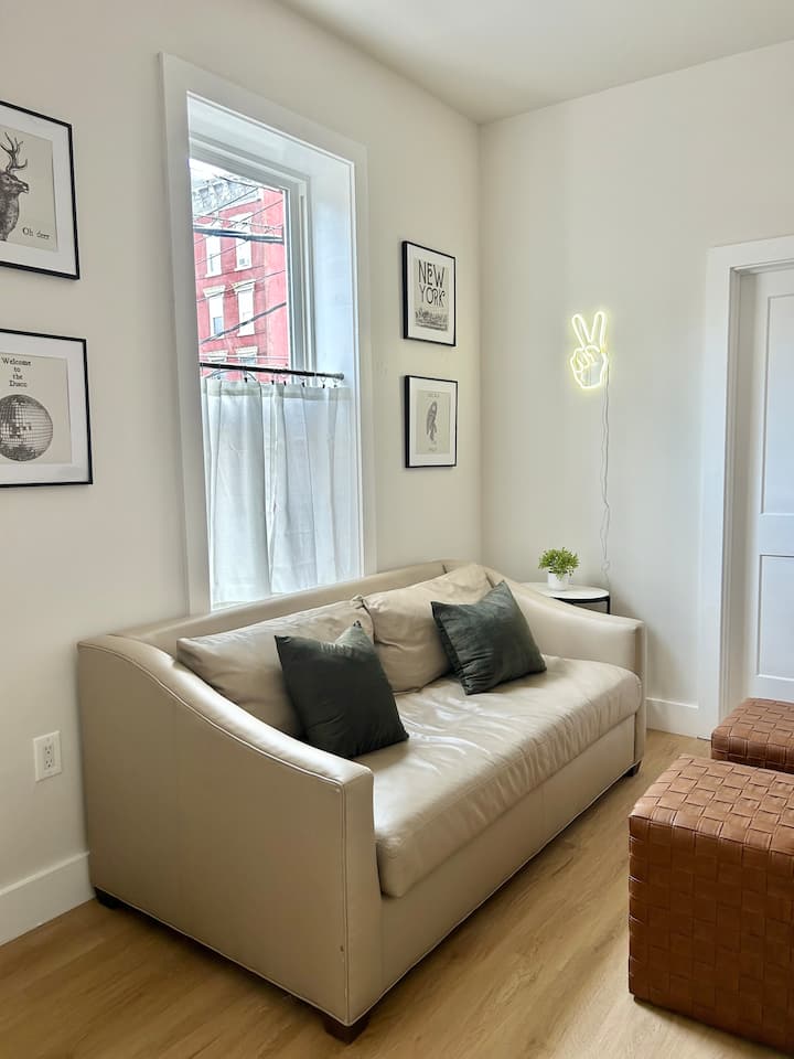 242 • 2br/2ba •Bright & Stunning •Quick Nyc Access - Hoboken, NJ