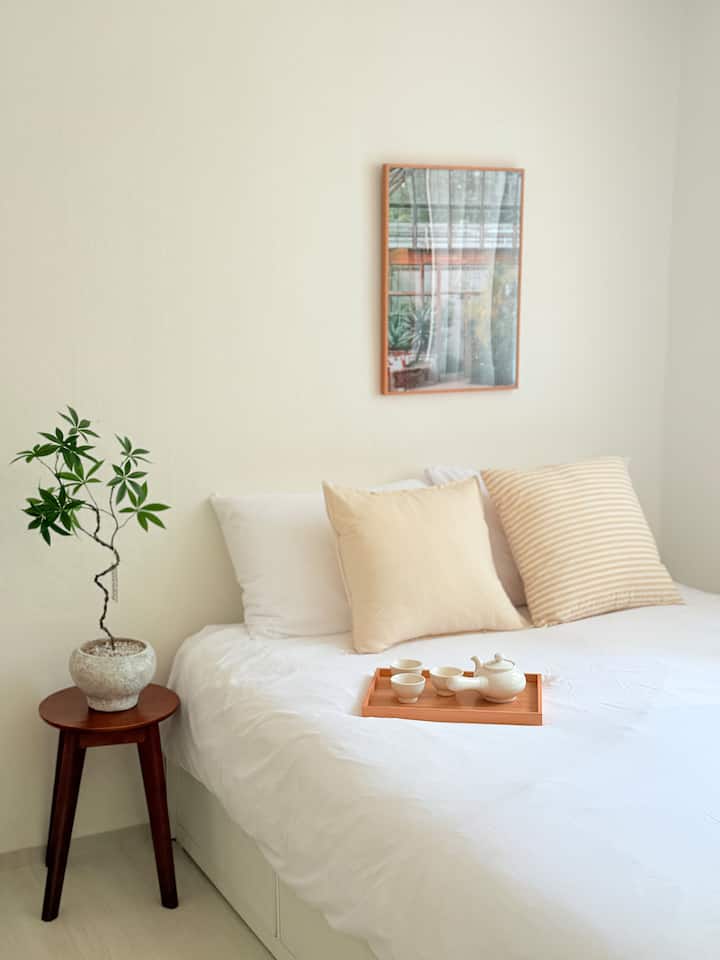 [New특가할인] 신촌역도보5분#3룸3베드6인#홍대입구2분#명동#서울역#마포#경복궁#짐보관 - 대한민국