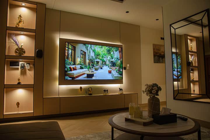 3br & Lounge | Stylish Touch, Smart Entry, 75” Tv - Jeddah King Abdulaziz Airport (JED)