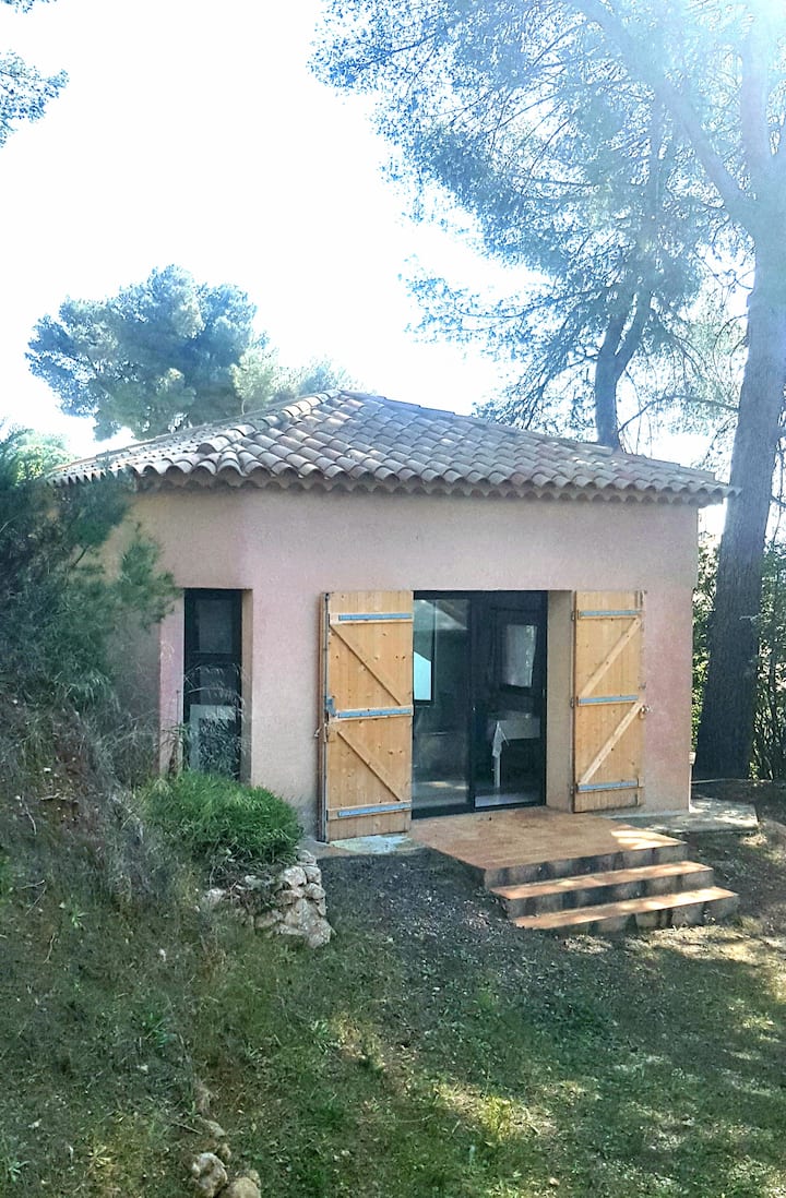 Le Chalet Des Collines.lieu Insolite, Non Fumeur - Vitrolles
