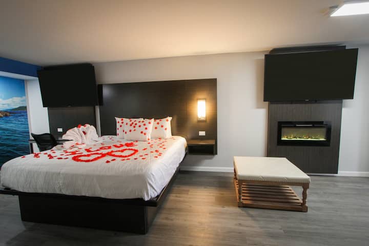 Luxury Suite: King Bed Non-smoking - Henderson, KY