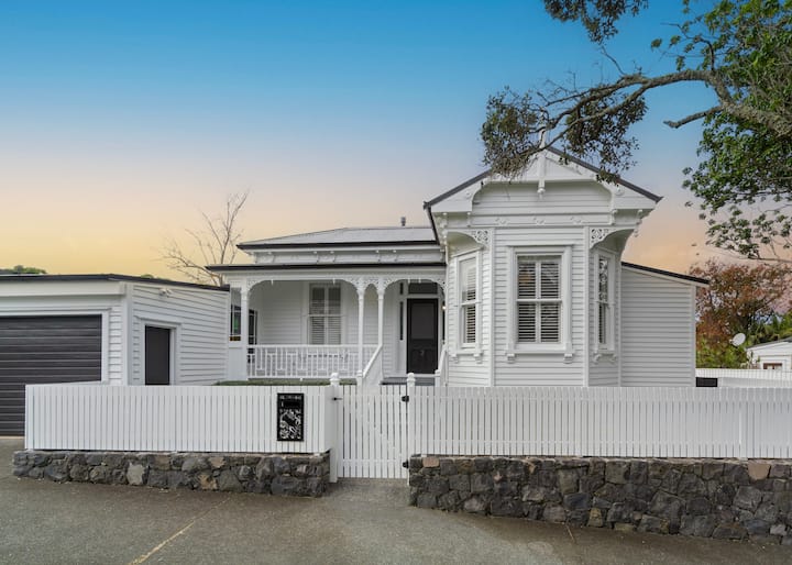 Award Winning Ponsonby Villa - Auckland