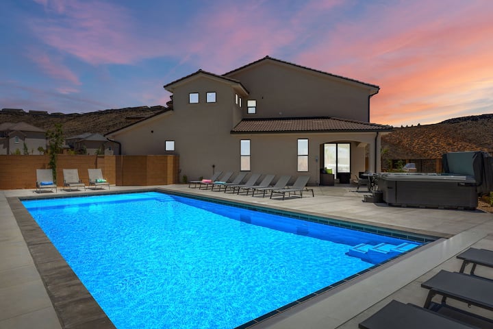 Vista Vibes | Sleeps 22, Priv Pool & Hot Tub - Washington, UT