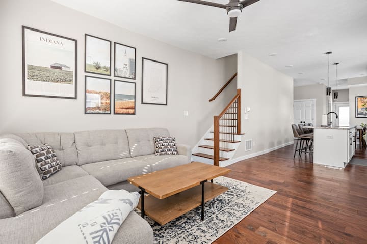 Fountain Square Getaway | 4br | Movie Room | Pets - Indianápolis, IN