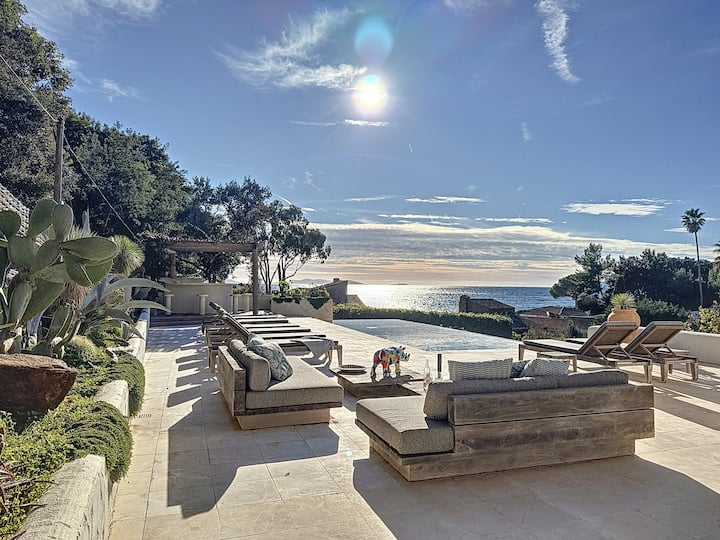 Villa Pieds Dans L’eau Sur La Côte D’azur - Le Lavandou