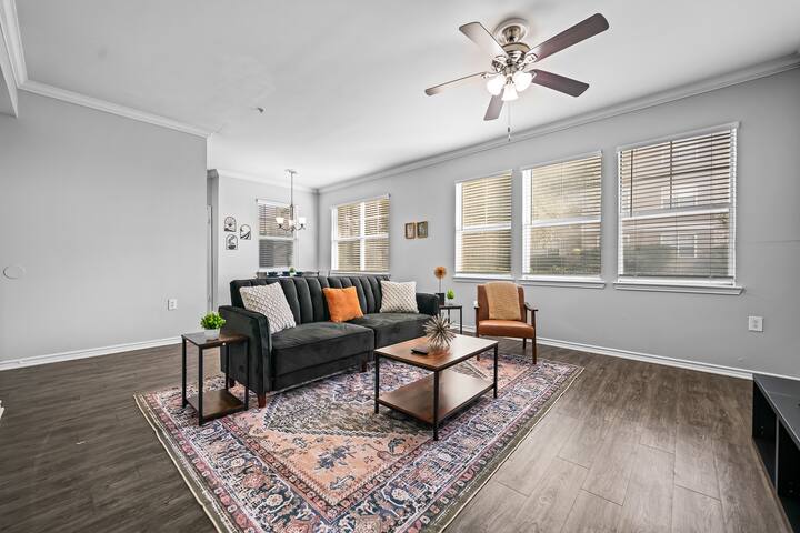 Luxe New Unit | 2br, 2ba | Pool Access - North Richland Hills, TX