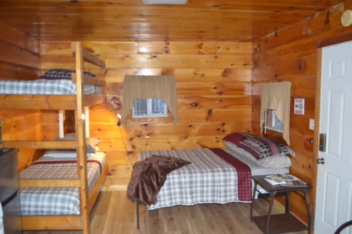 Sleepy Bear~ Red River Gorge, Ky~ River Access - Slade, KY