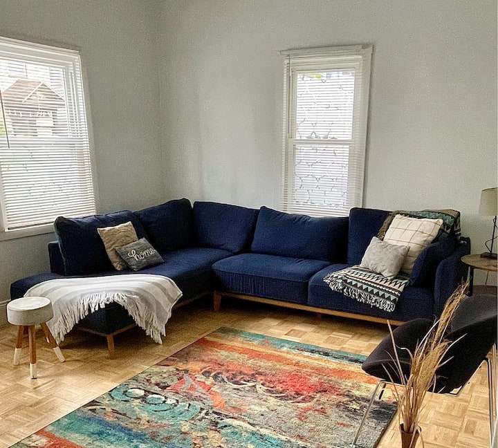 Spacious 1br Home Close To Train & Downtown - Boston, MA