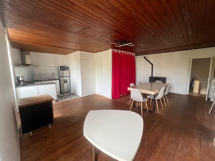 Appartement Centre Bourg Au Dessus D'un Bar - La Mothe-Achard