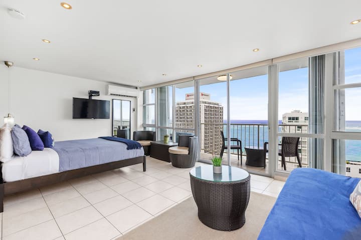 Casa Lola | Trendy Oceanview Studio - San Juan