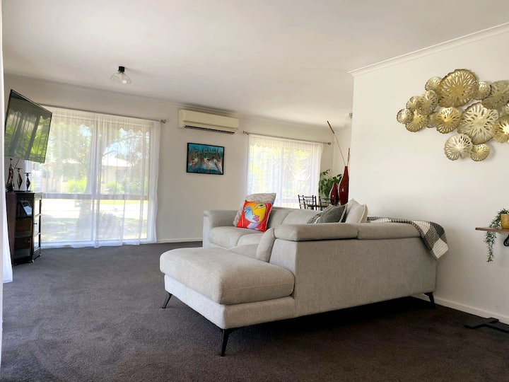 Retreat On Roe - Benalla