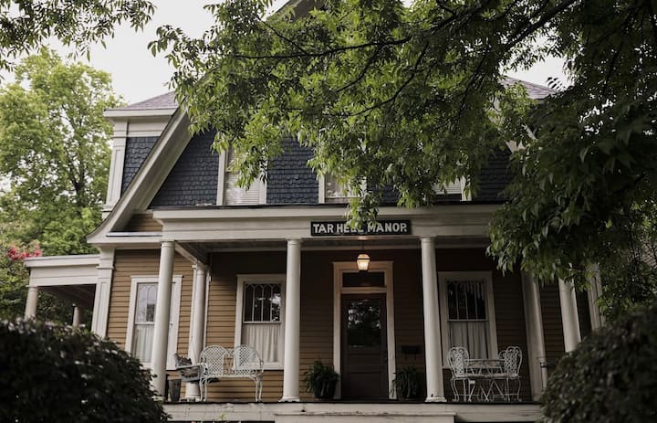 Tar Heel Manor - Large, Historic Greensboro House - Greensboro, NC