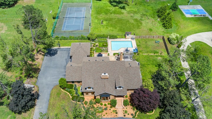 Nearaway Estates • Tennis Court + Pool - Rogers, AR