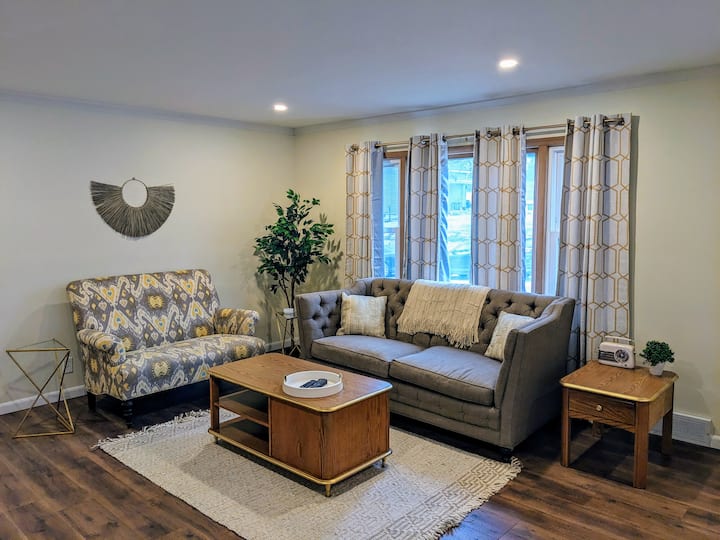 3bed/1.5bath Benson Beauty Close To Downtown! - Omaha