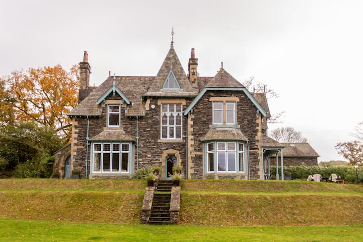 Birkdale House, Lake Windermere, Cumbria - Bowness-on-Windermere