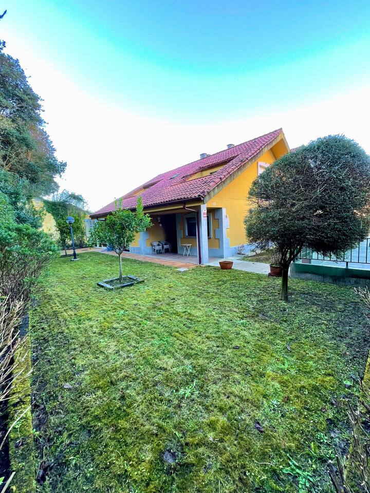 House With Large Garden In Comillas Center - Cabezón de la Sal