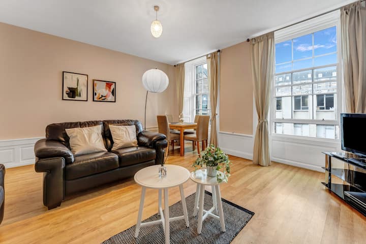 Gorgeous, Cozy 2br Royal Mile-old Town - Parking - Edimburgo