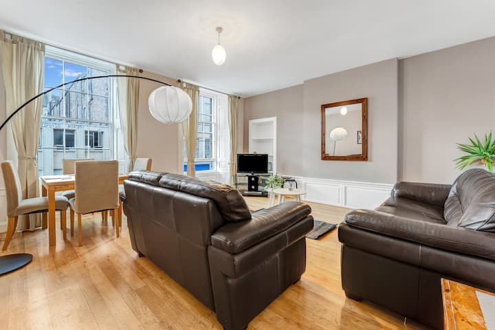 Cozy 2br Festival Flat, Royal Mile-old Town - Édimbourg