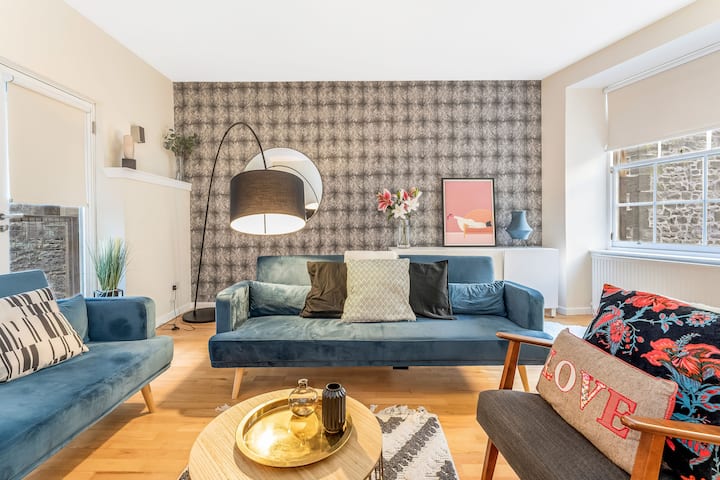 Beautiful Designer 2 Bed 2 Bath Old Town - Parking - Edinburgh