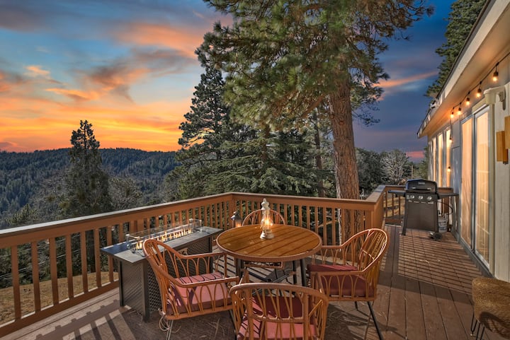 Mountain Breeze Getaway-hot Tub-breathtaking View - Crestline, CA