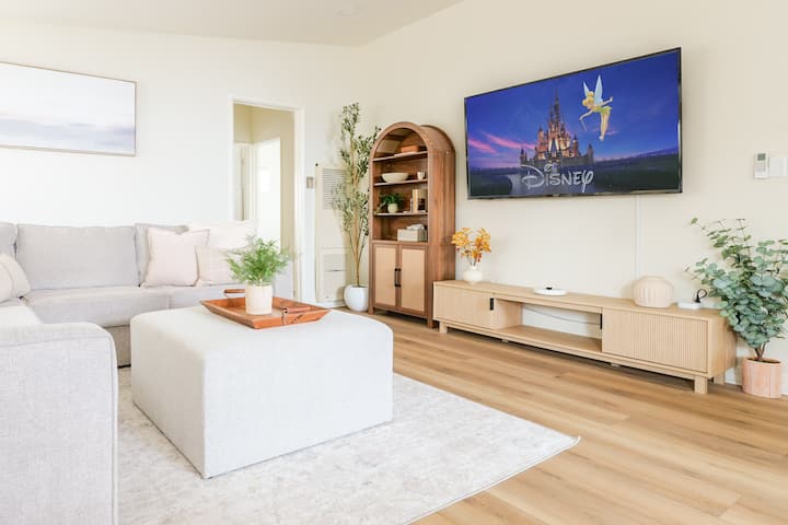 Near Disney | Curated 4br Family Haven | Sleeps 10 - Garden Grove, CA