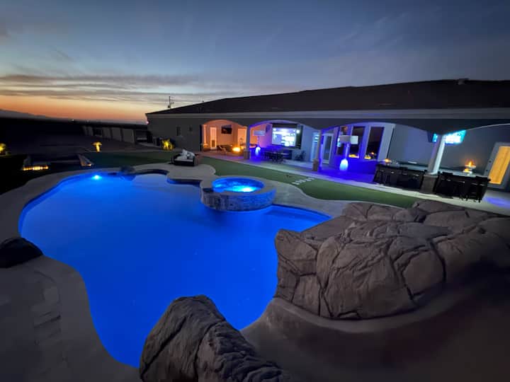 Luxury Villa W/ Pool, Spa, Gym & Movie Theater! - Casa Grande, AZ