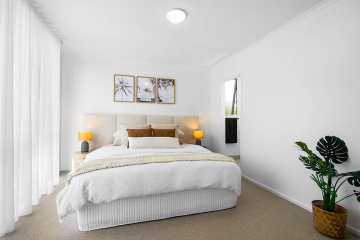 Sweet Beach Abode - Across From Cosy Corner Beach! - Torquay