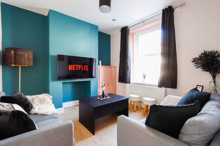 Sanjo Suite | Sleek 2br • Sleeps 4 • Wifi - Cardiff