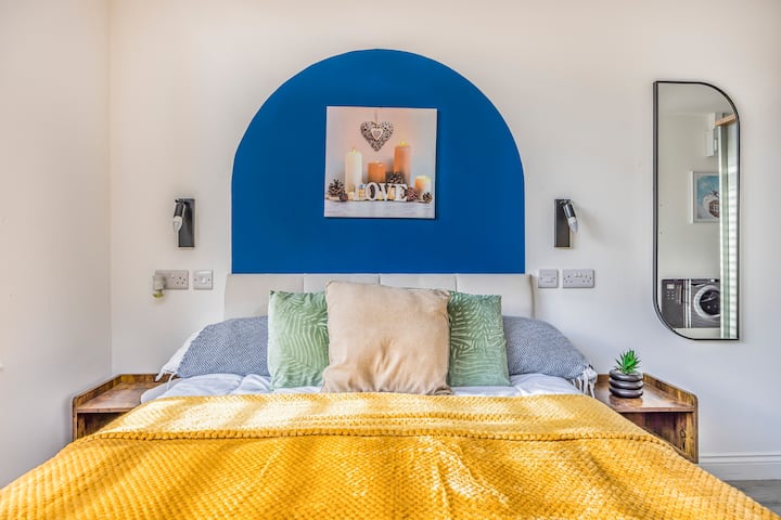 Contemporary, Modern Studio - Portsmouth