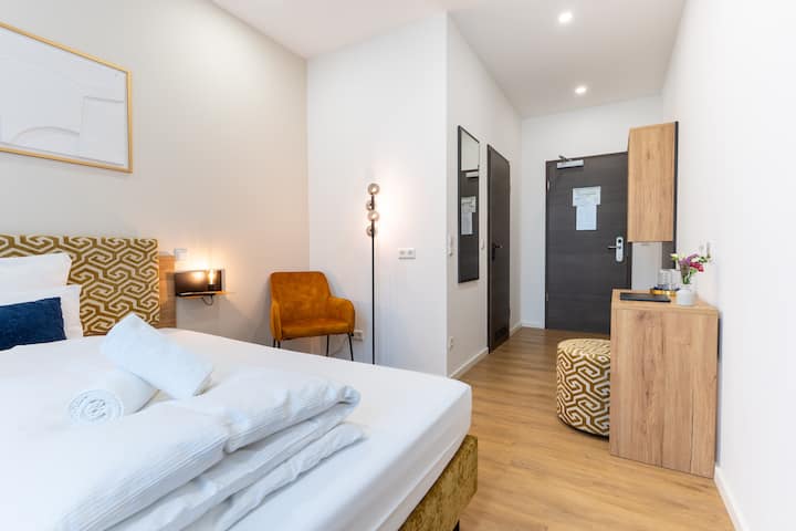 Single Room - Chérisy Hotel - Fully Digital Hotel - Konstanz