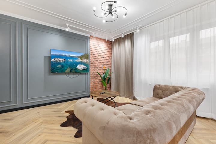 Retro Luxury 1br Apt - Bratislava