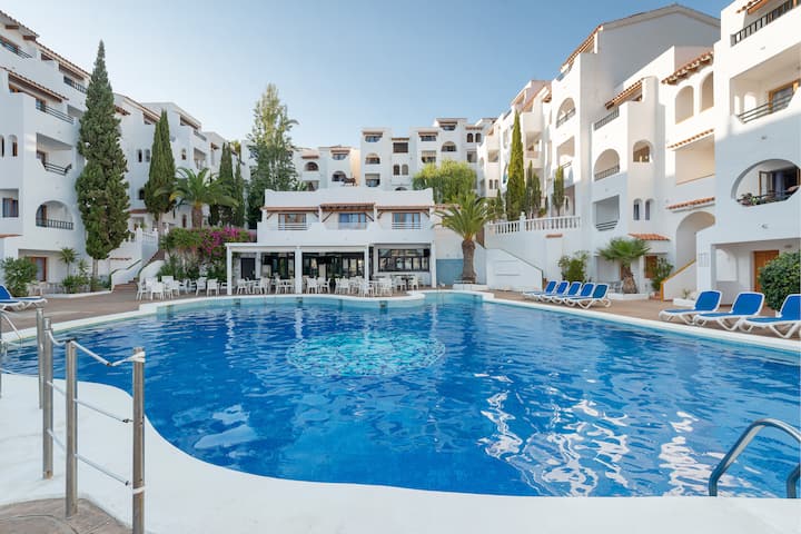 Holiday Park, Pool View Apartment - Magaluf