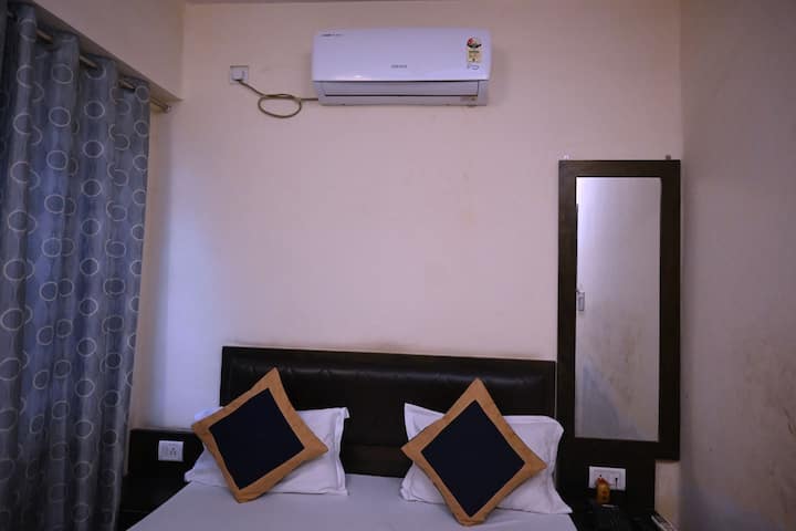 Budget Friendly
Couple Friendly - Ranchi