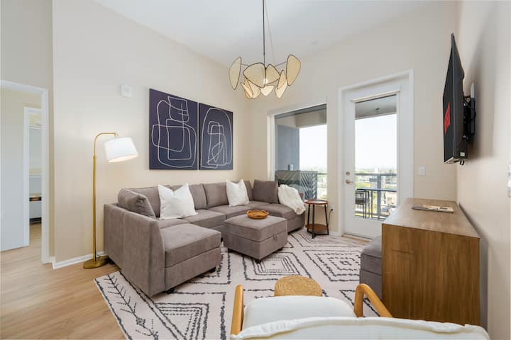 Lux North Park Penthouse, King Beds, View, Parking - San Carlos - San Diego