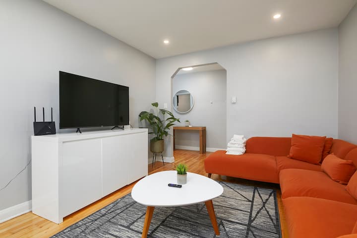 Chic 1br Haven – Stylish & Cozy In Mtl - LaSalle