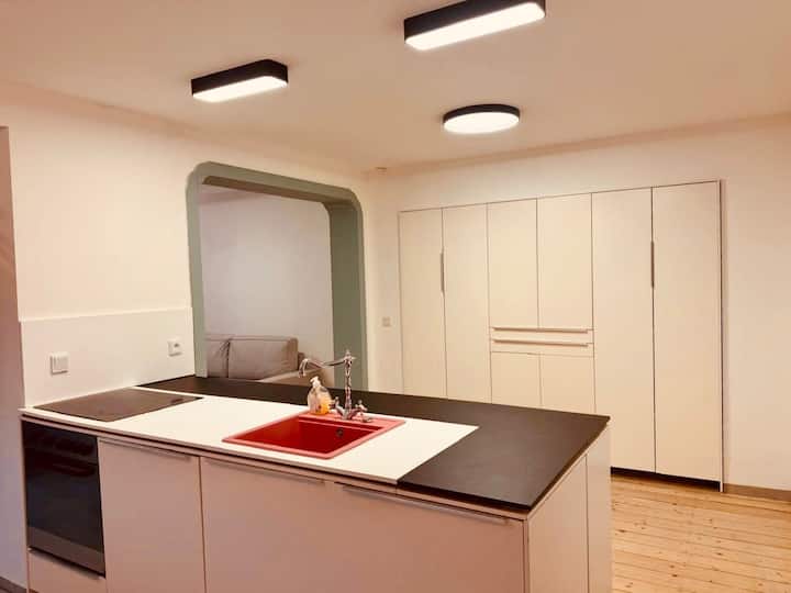 Stilvolle Und Zentrale 2-zimmer-wohnung - Netphen