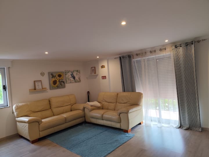Apartamento Em Palmela -
Perto De Praias E Serra! - Palmela