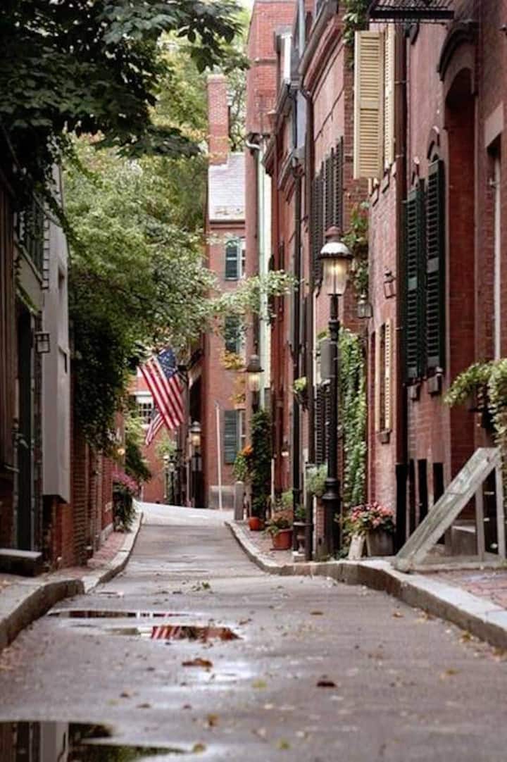 Classically Elegant, Quiet Beacon Hill Penthouse - Boston, MA
