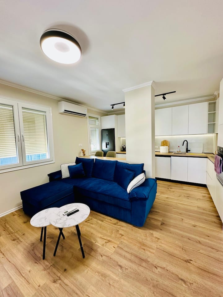 Casa Ama | Modern 2br | City Center - 티라나