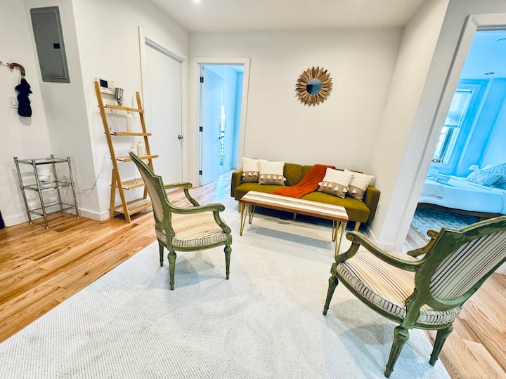 Delightful 3-bedrooms Downtown Gem With Balcony - Manhattan, NY
