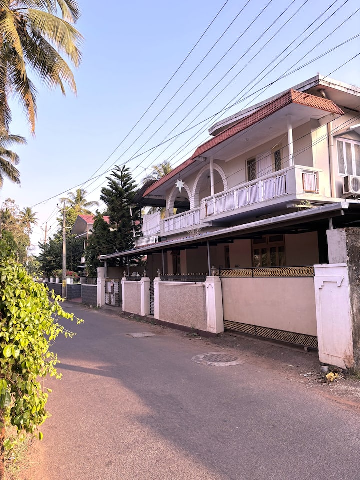 Mayflowerhomestay Deluxe 2bed Ac Private Room - Kannur