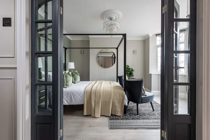 Stunning Solihull 18 People, 10 Bedrooms 4 Bath - Solihull