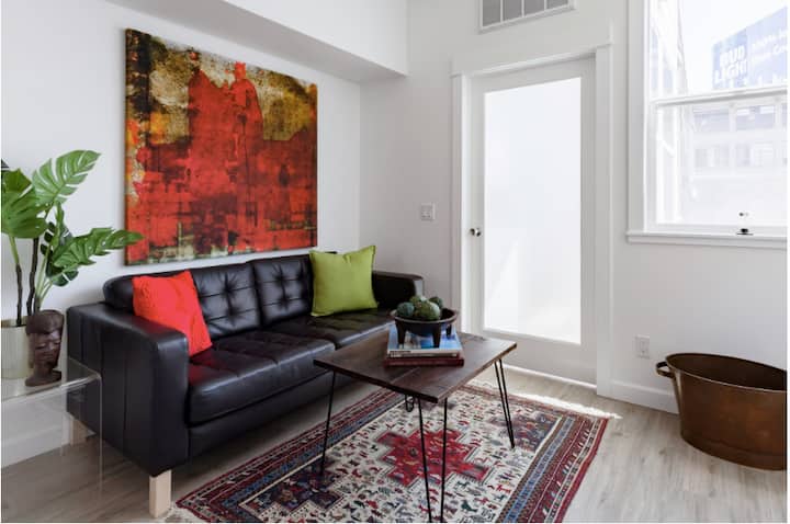 Ensuite Room Near Downtown - San Francisco, CA