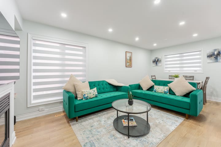 Modern Family Home In Brampton ~ Unwind In Comfort - Brampton