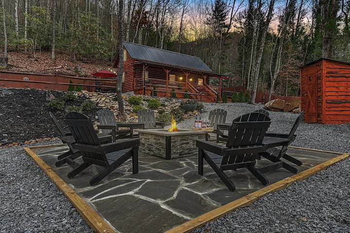 Majestic Mountain Cabin W Hot Tub And Pet Friendly - Biltmore, TN